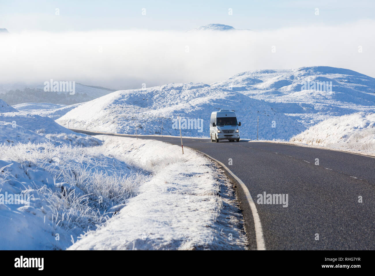 Freezing fog road in morning hi-res stock photography and images - Alamy