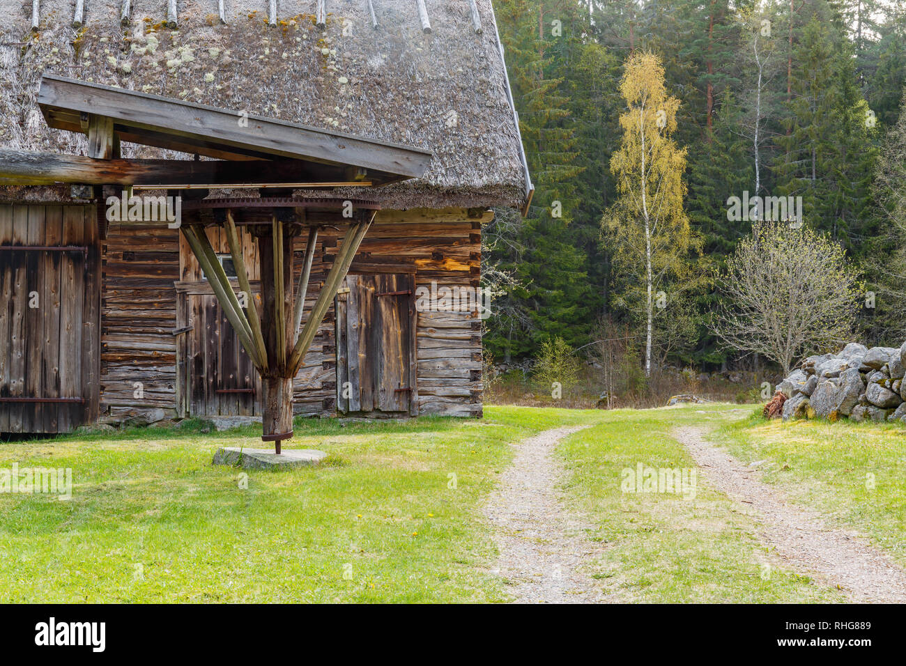 Old timber barn in the countryside Stock Photo - Alamy