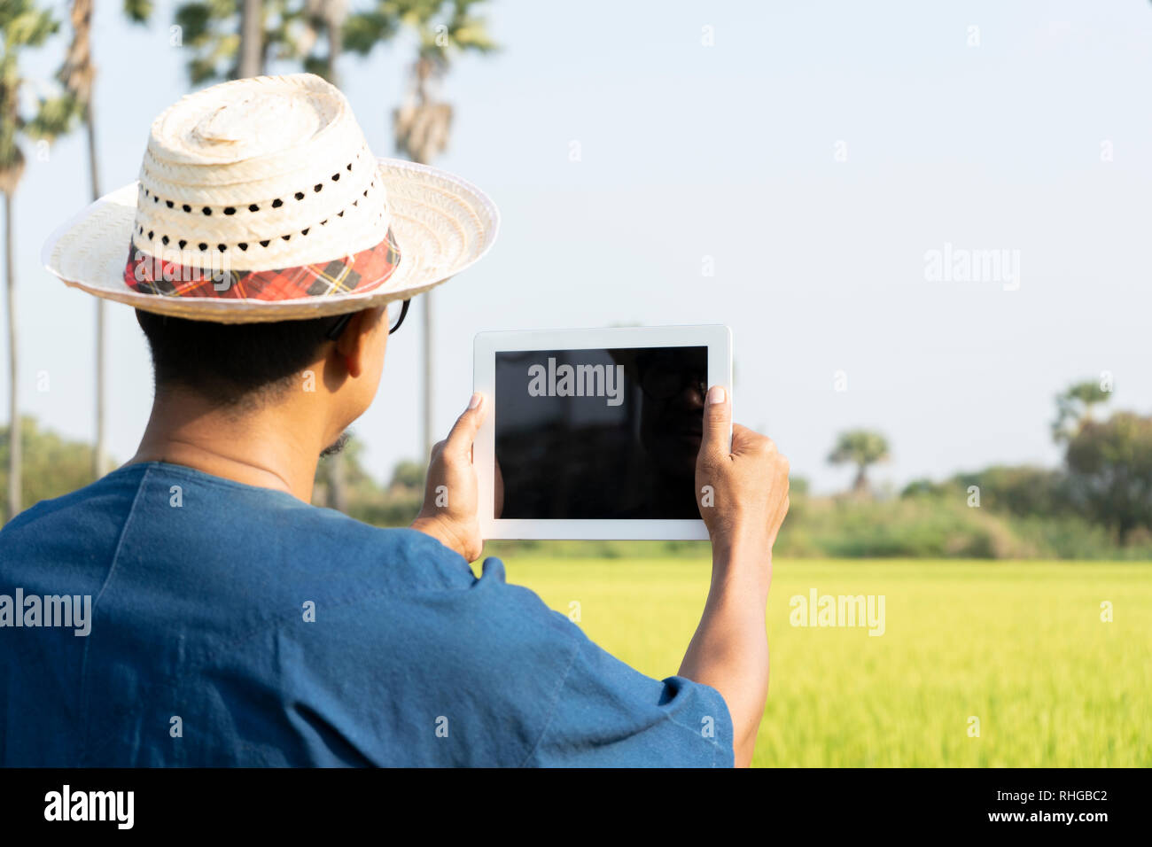 Farming concept farmer agronomist tablet hi-res stock photography and ...