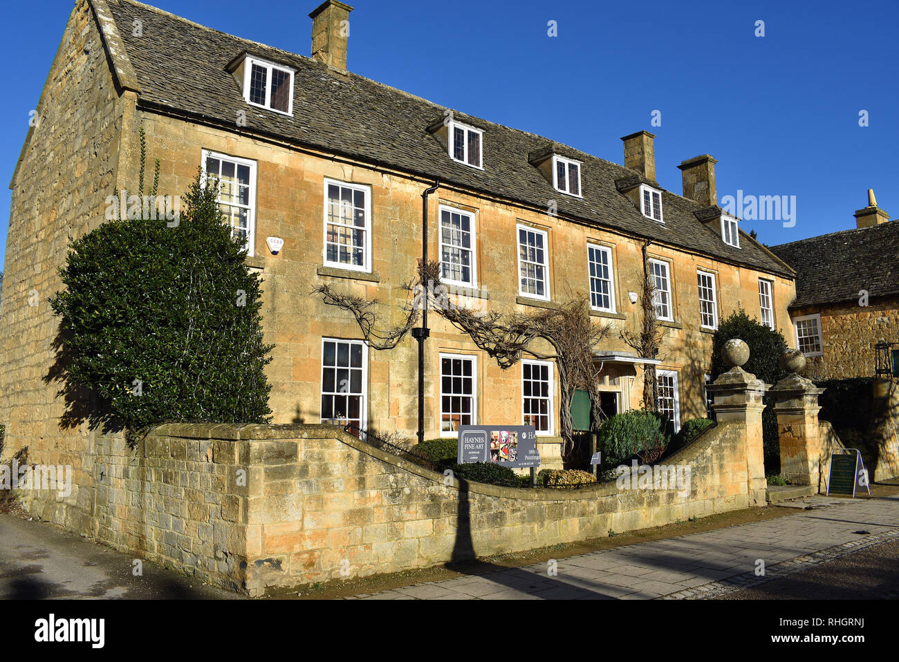 Broadway cotswold gallery hi-res stock photography and images - Alamy