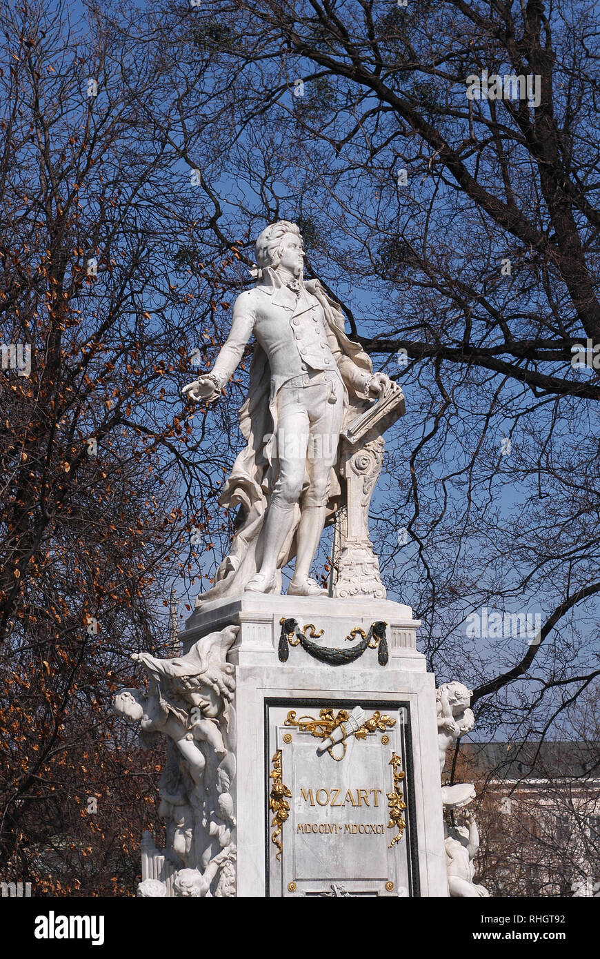 Mozart monument at Burggarten Park. Vienna, Austria Stock Photo - Alamy