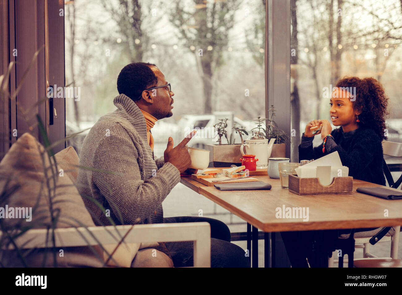 Father daughter enjoying morning hi-res stock photography and images ...