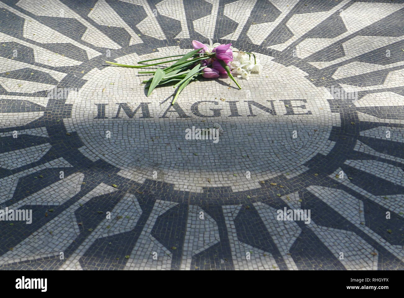 Imagine at Strawberry Fields of Central Park Stock Photo - Alamy