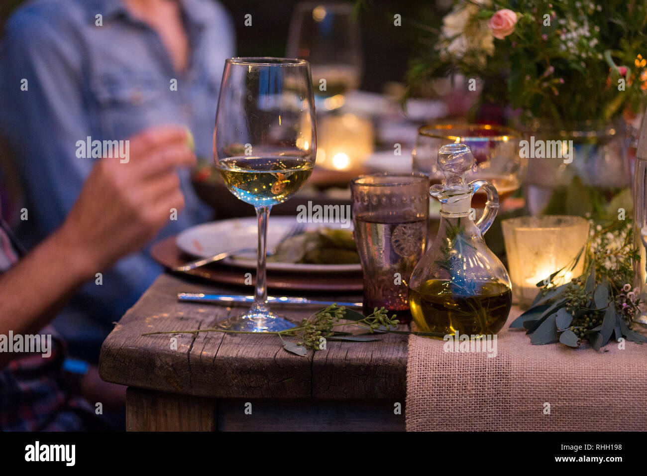 Backyard gathering hi-res stock photography and images - Alamy