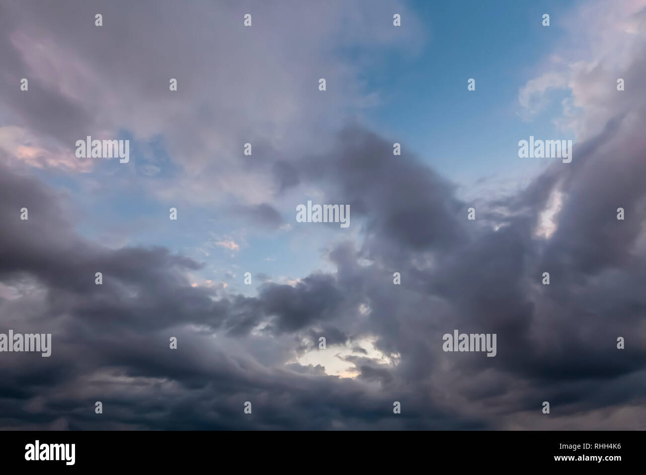 Unusual cloudy sky hi-res stock photography and images - Alamy