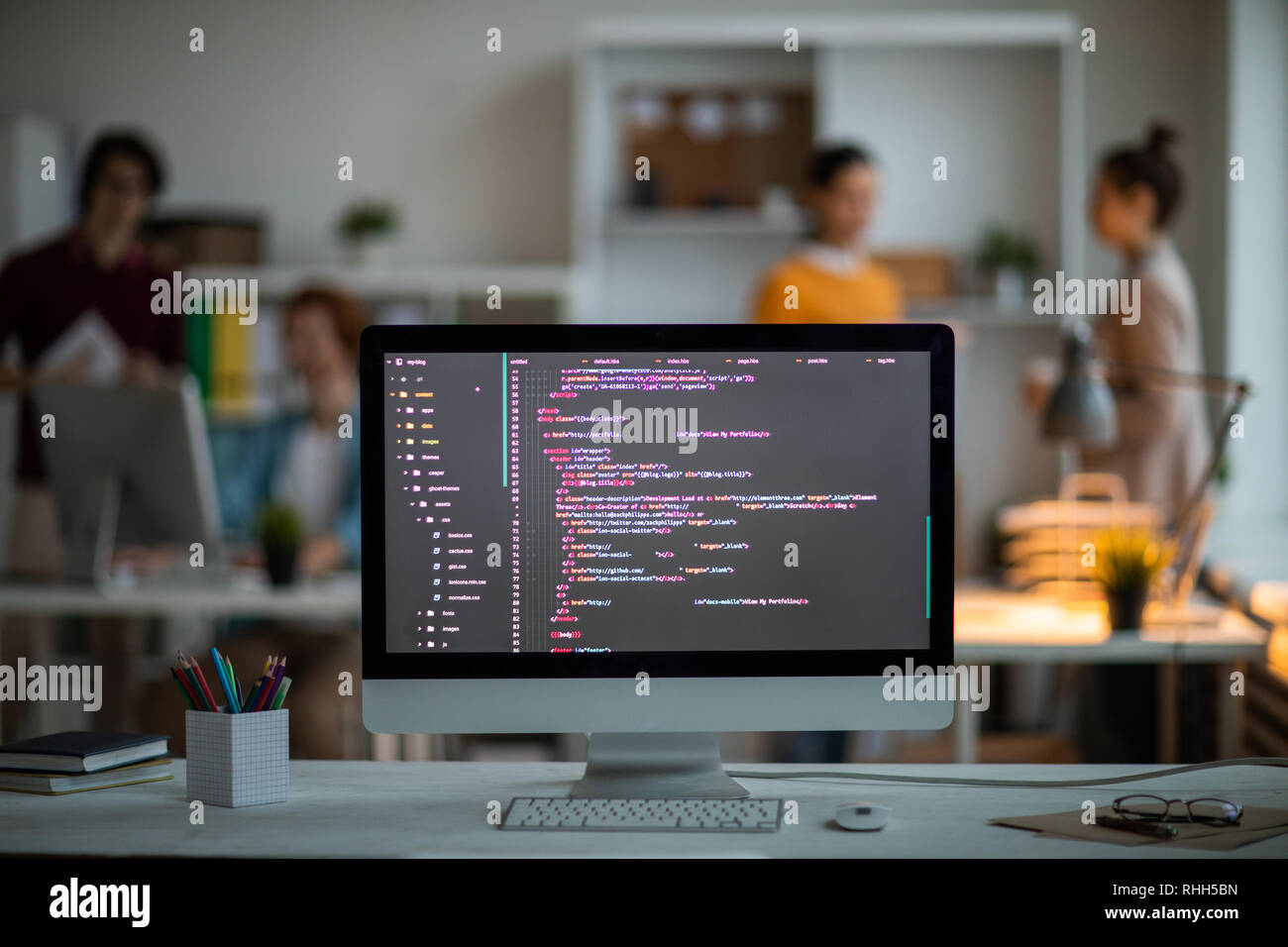 Coding app screen hi-res stock photography and images - Alamy