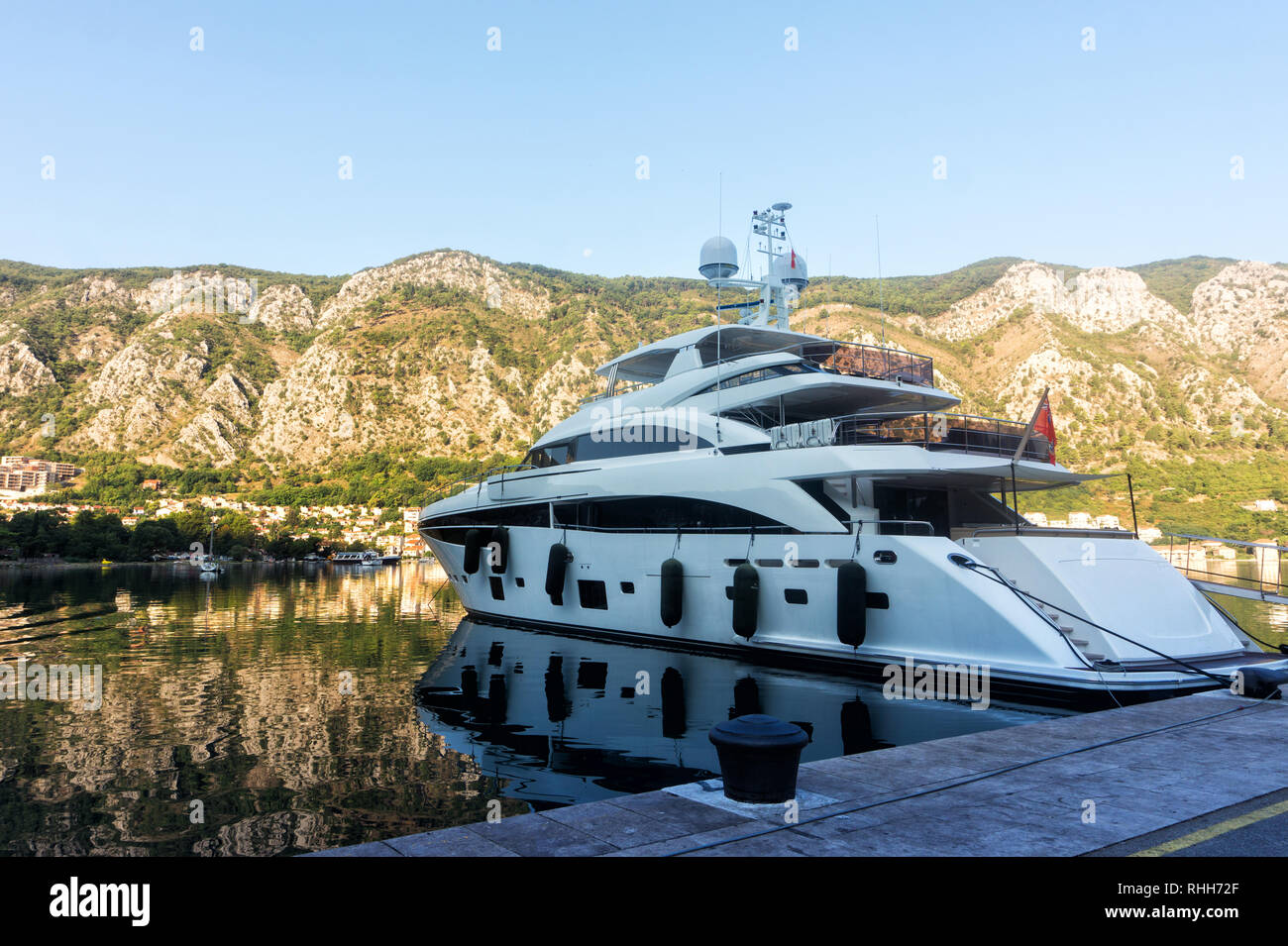 Beautiful white modern yacht hi-res stock photography and images - Alamy
