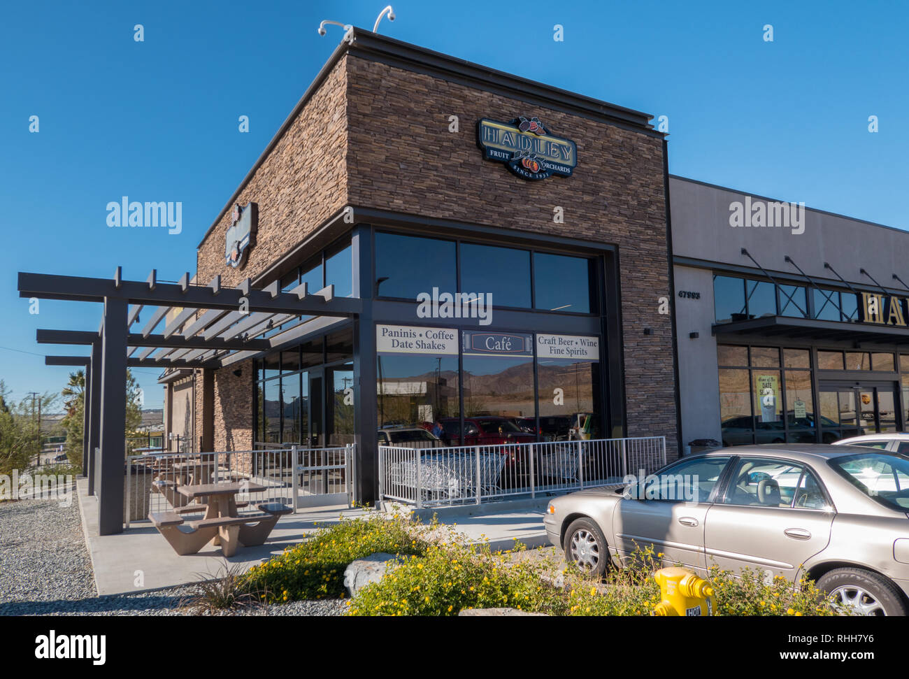 Hadley Fruit Orchards Farmer's Market in Cabazon, California, USA Stock ...