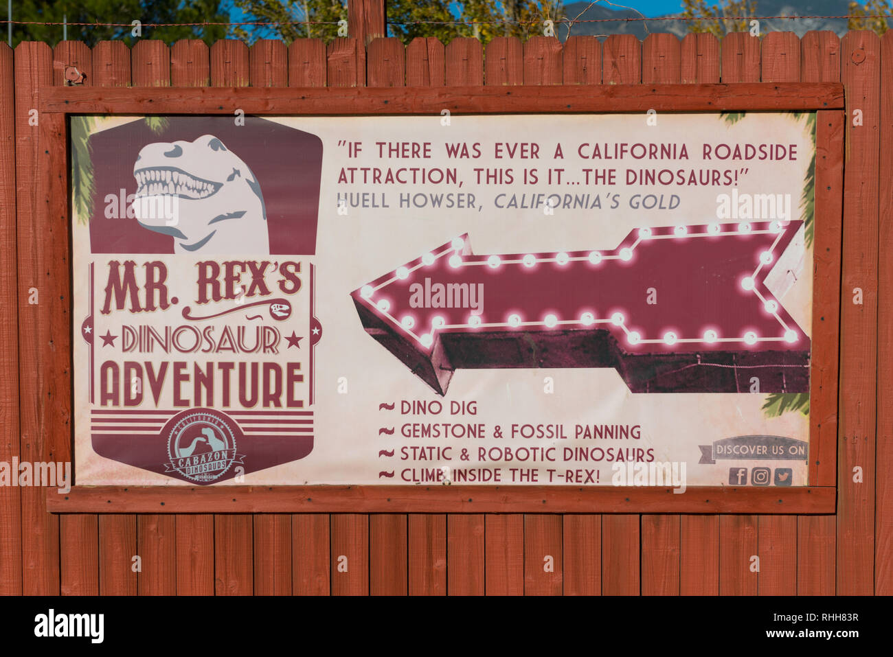 Cabazon Dinosaur museum billboard Stock Photo - Alamy Cabazon Dinosaur museum billboard Stock Photo - Alamy