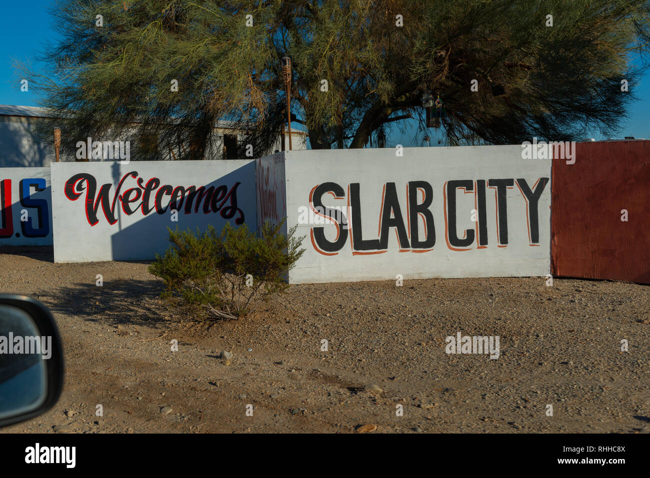 Slab City welcome sign in California Stock Photo - Alamy