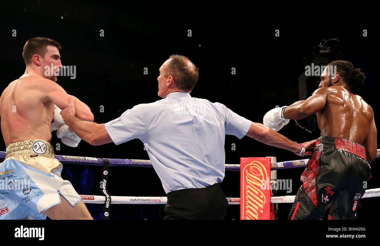 Referee stops the fight between Jake Ball (left) and Craig Richards ...