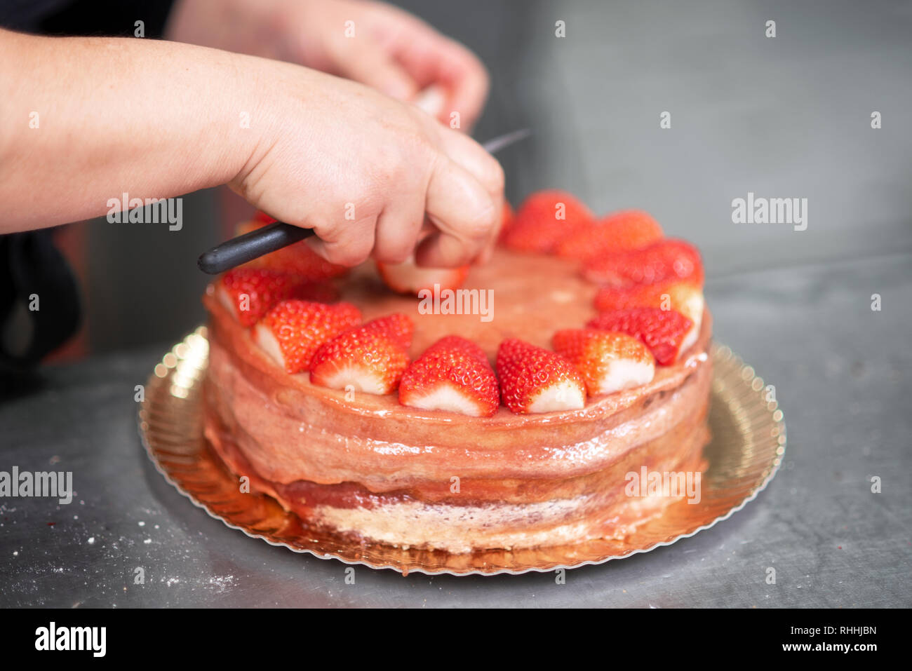 Female chef confectionery making cake hi-res stock photography and ...