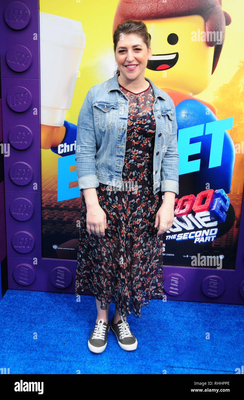 California, USA. 2nd Feb 2019. Actress Mayim Bialik attends the ...