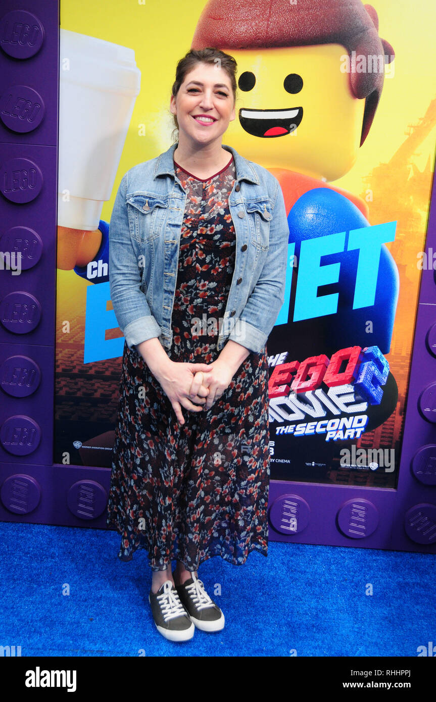 California, USA. 2nd Feb 2019. Actress Mayim Bialik attends the ...