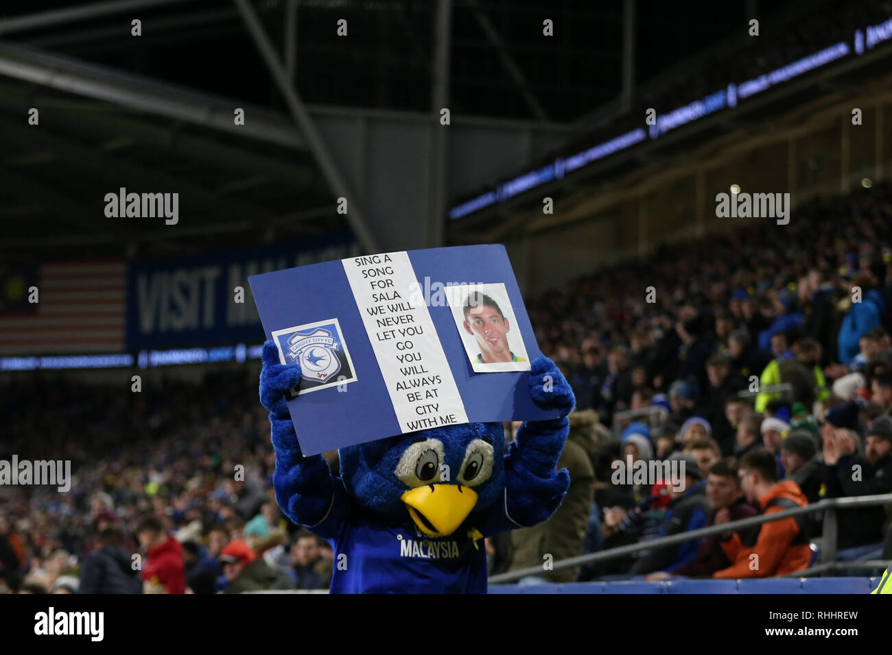 Afc bournemouth mascot hi-res stock photography and images - Alamy