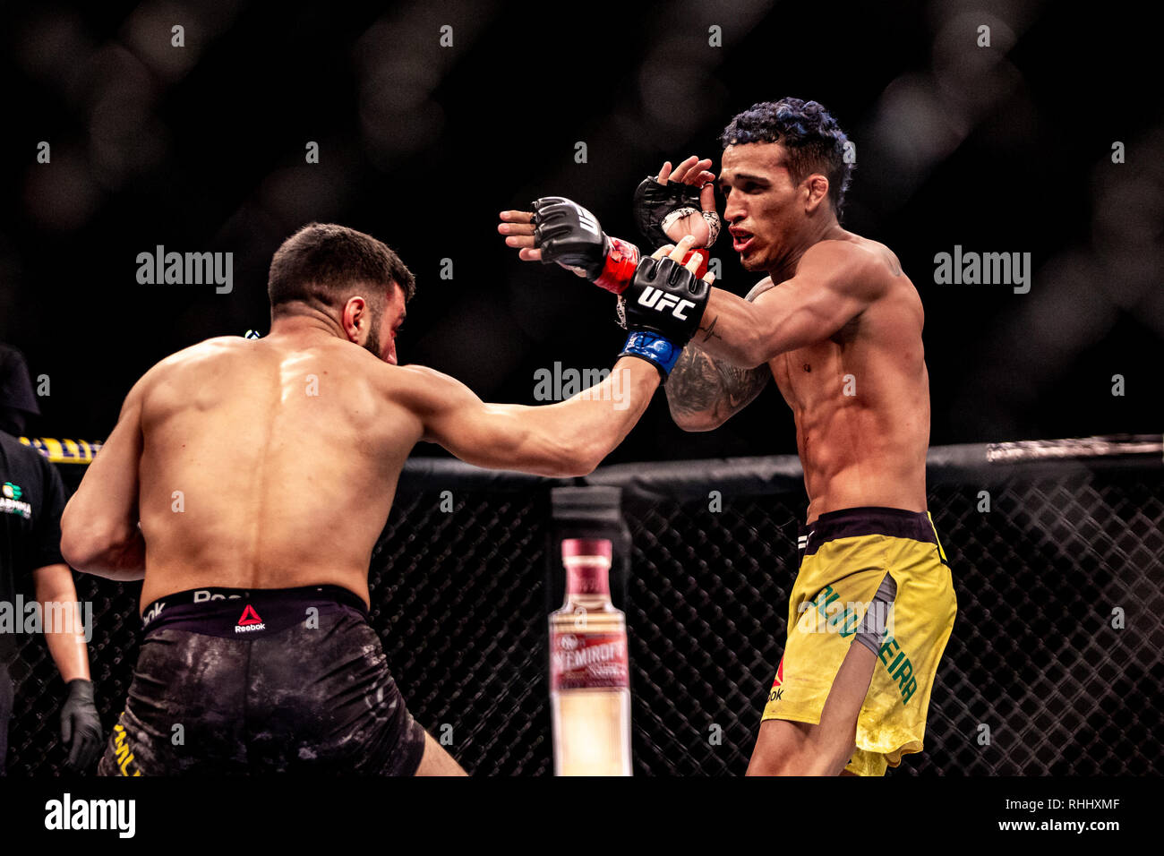 Oliveira faces David Teymur in the UFC Fortaleza main card held at Gin ...