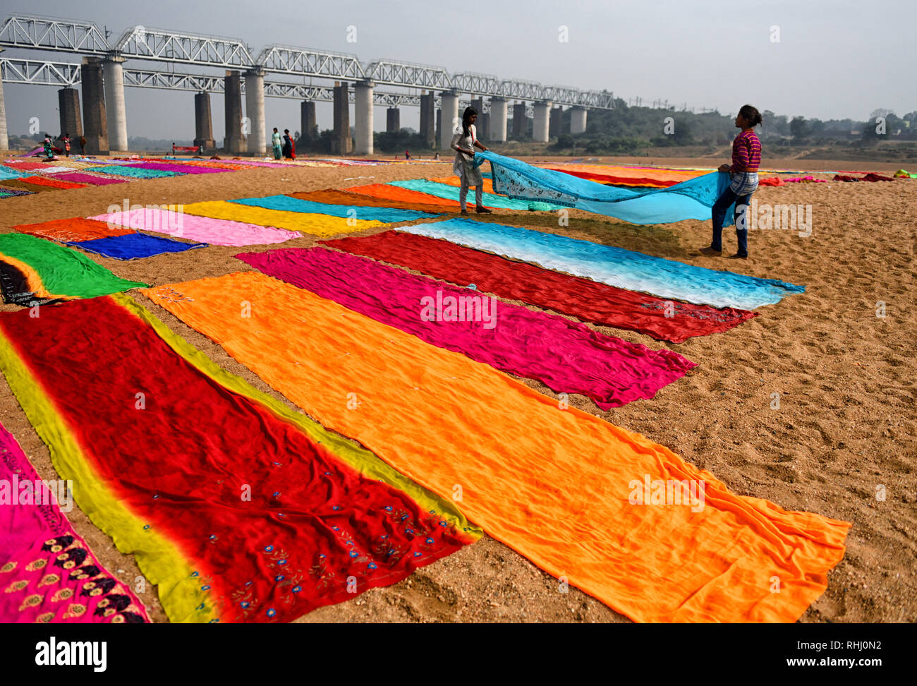 Dhobis washing river india hi-res stock photography and images - Alamy