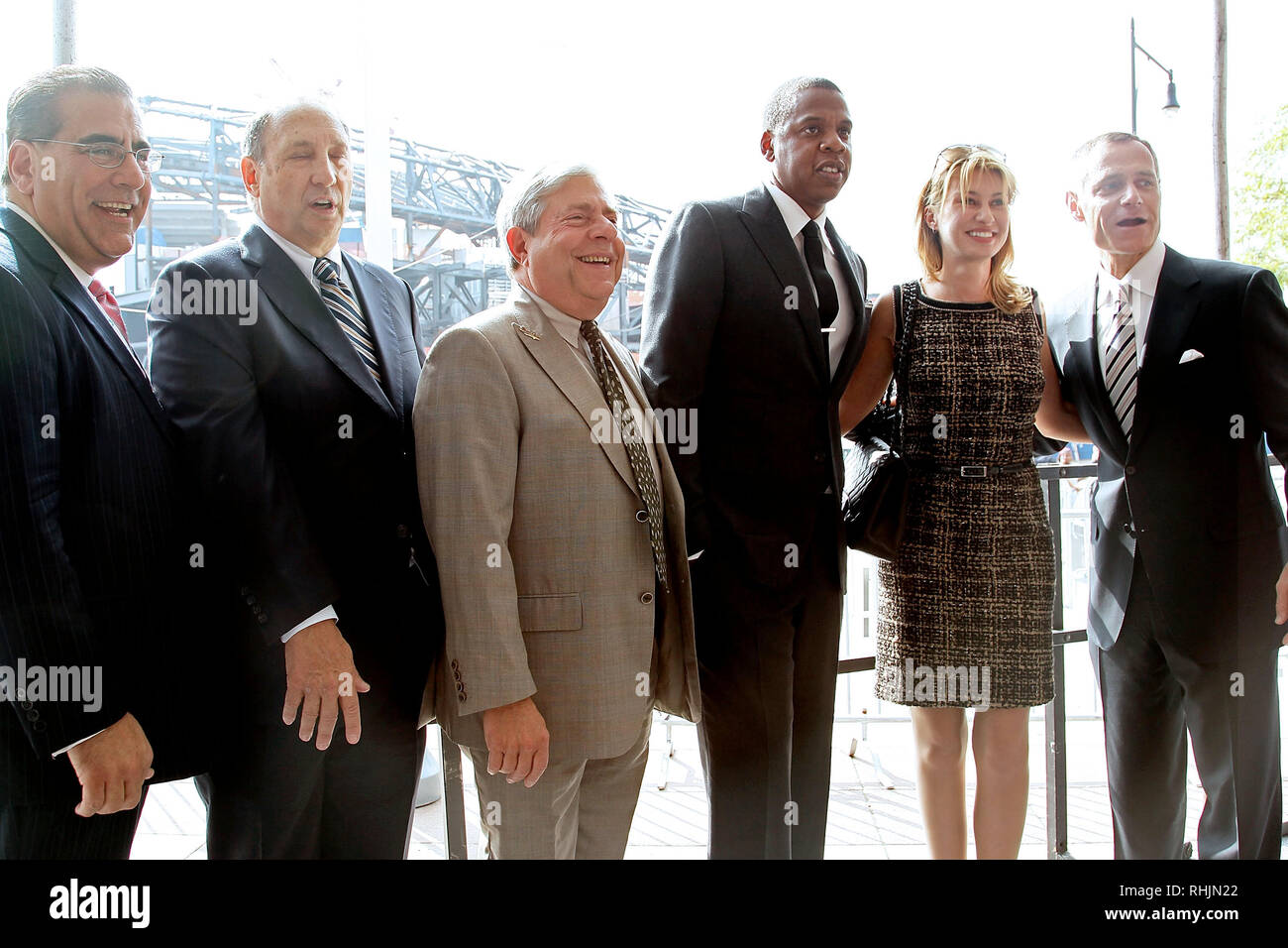 2011 barclays center press conference hi-res stock photography and ...