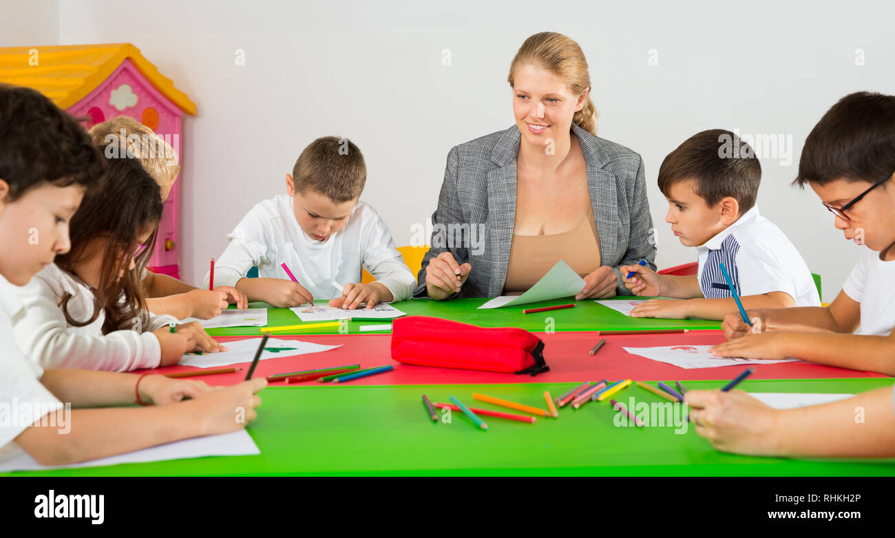 Teacher Talking To Kindergarten Class