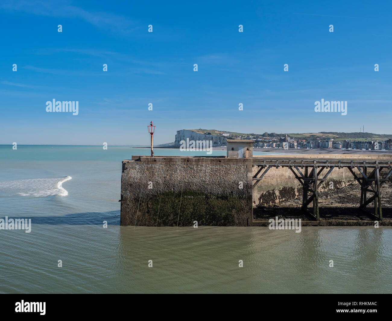 Le treport harbour hi-res stock photography and images - Alamy