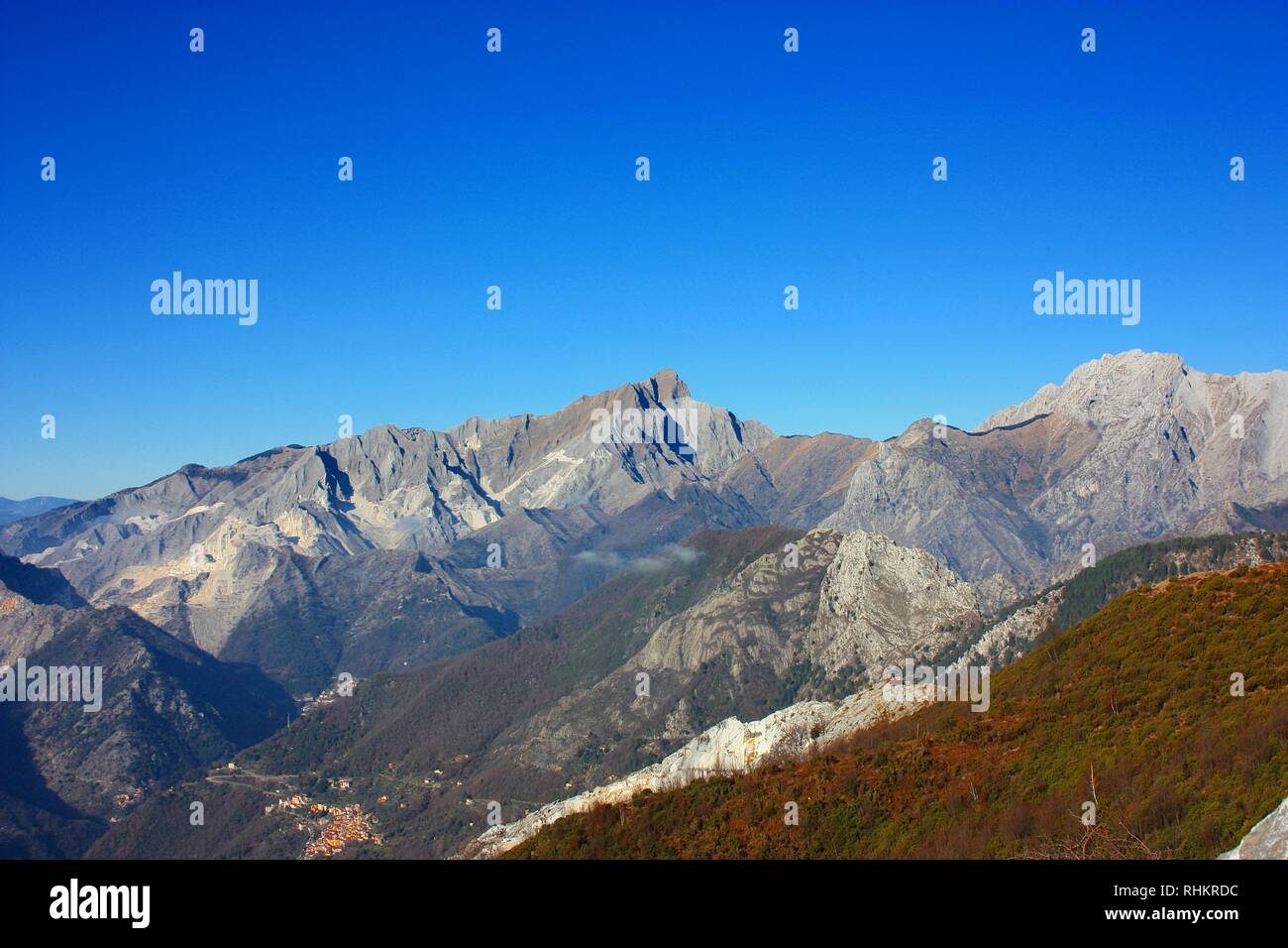 magical peaks of the mountain ranges of the Apuan Alps in Tuscany to ...