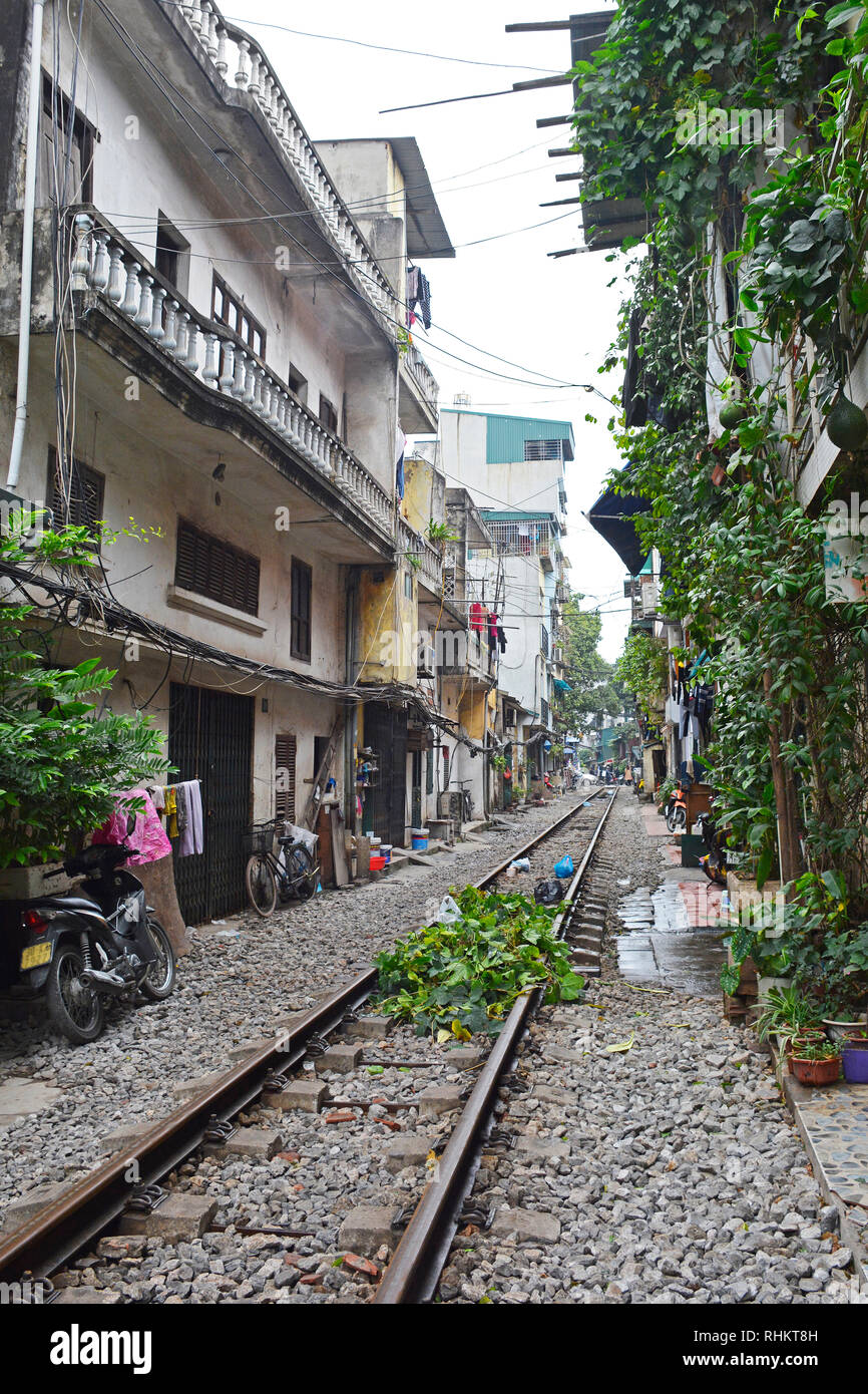 Hanoi rail tracks hi-res stock photography and images - Alamy