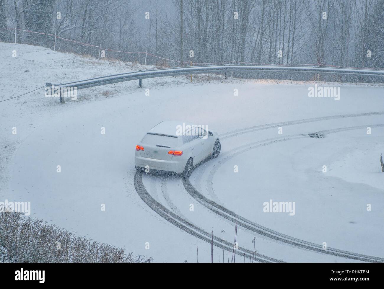 Car Without Tires High Resolution Stock Photography and Images - Alamy