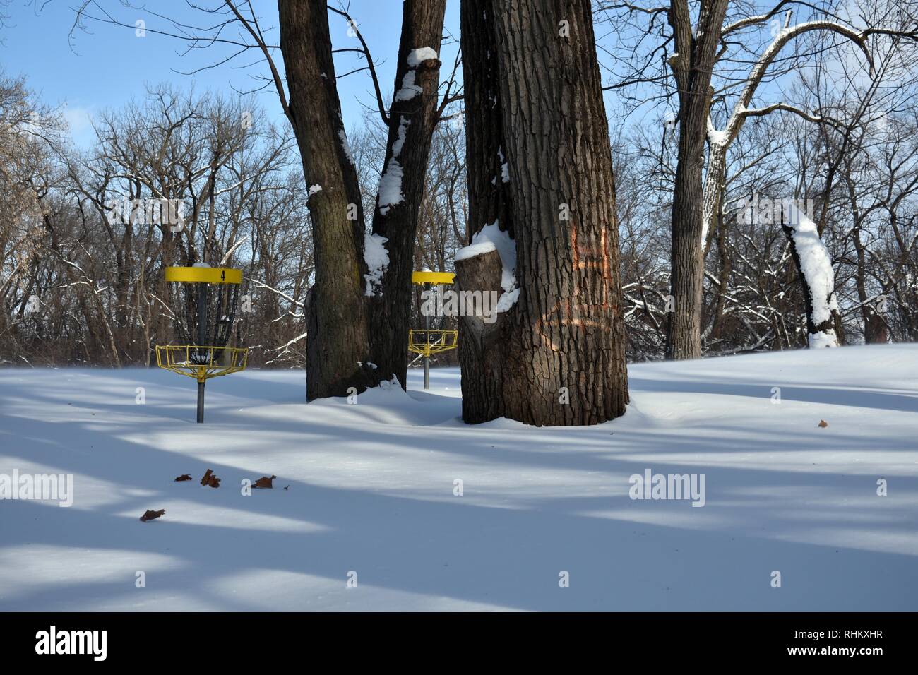 Snow covered golf course hi-res stock photography and images - Alamy