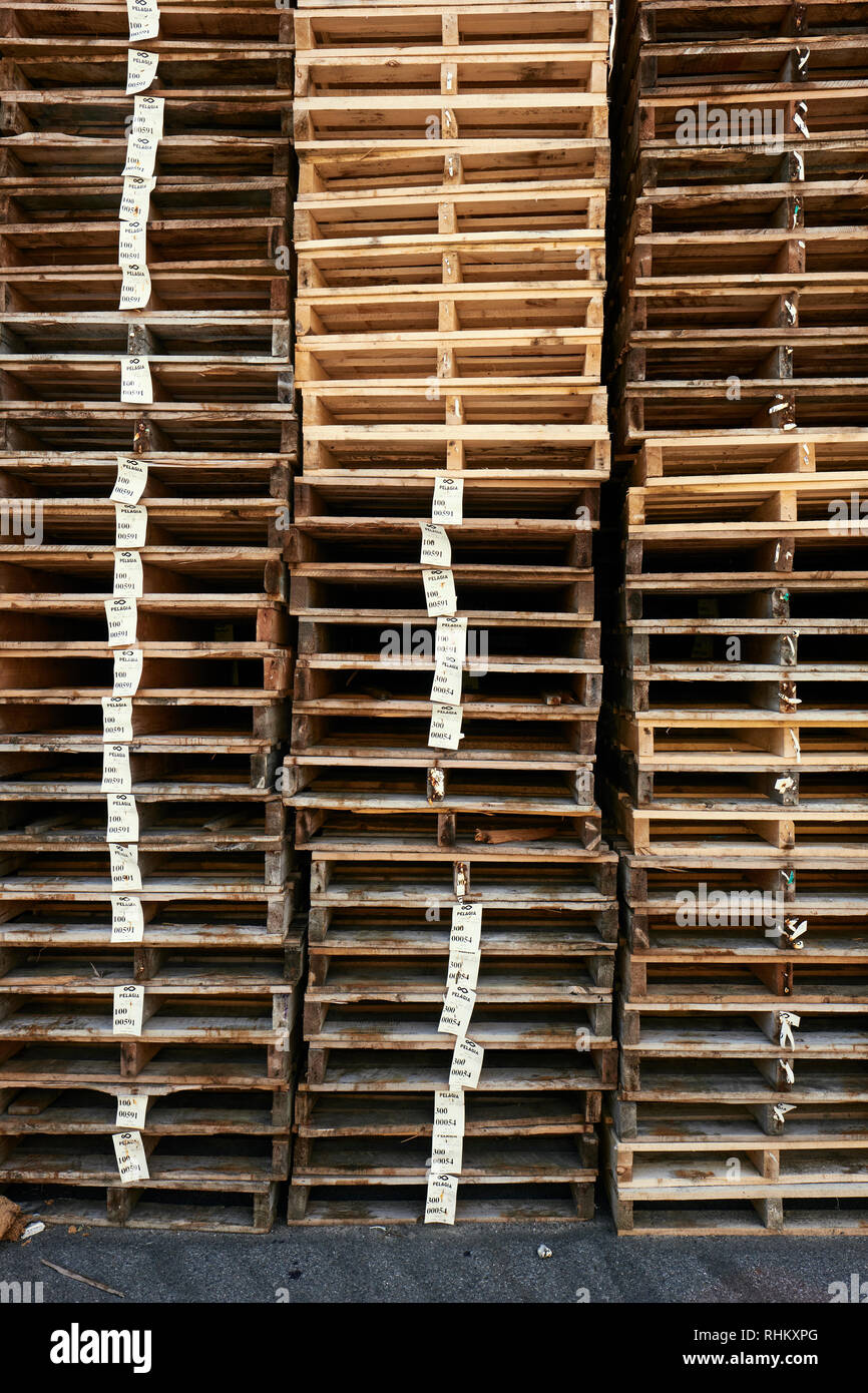 Cargo pallets hi-res stock photography and images - Alamy