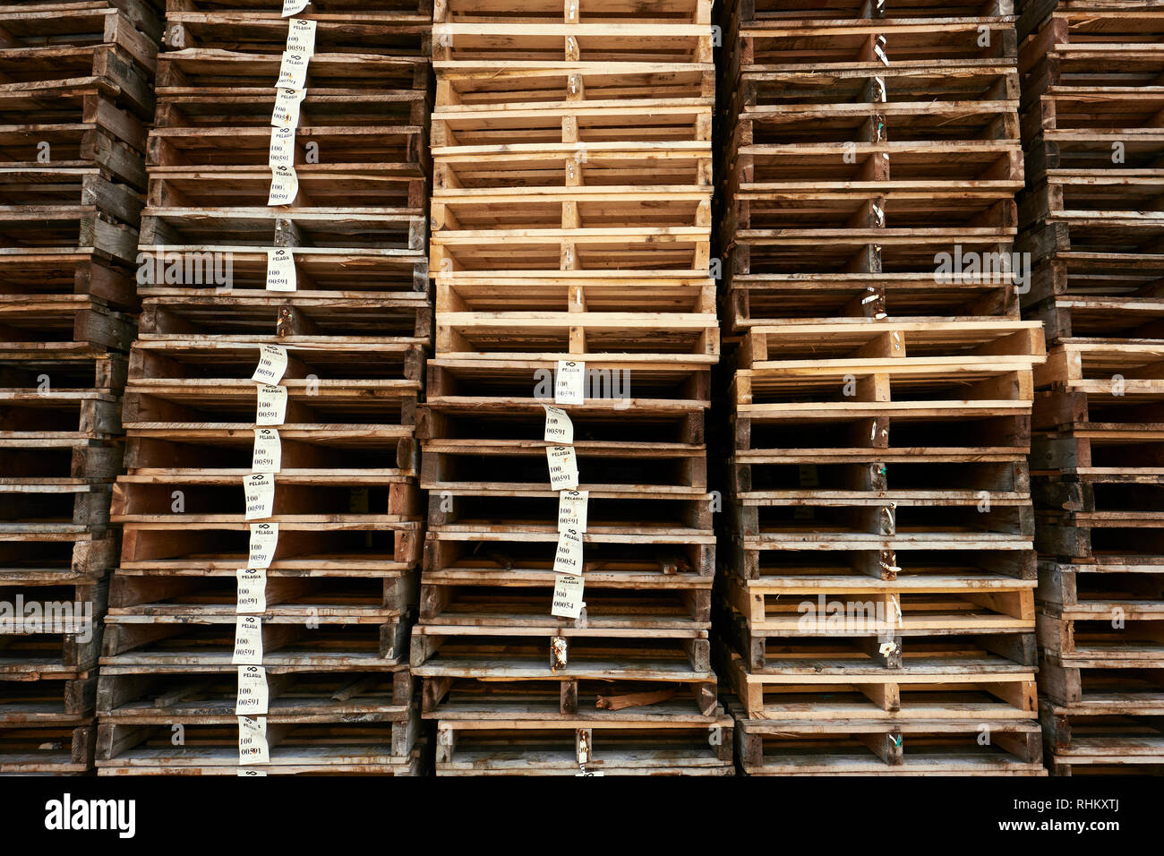Cargo pallets hi-res stock photography and images - Alamy
