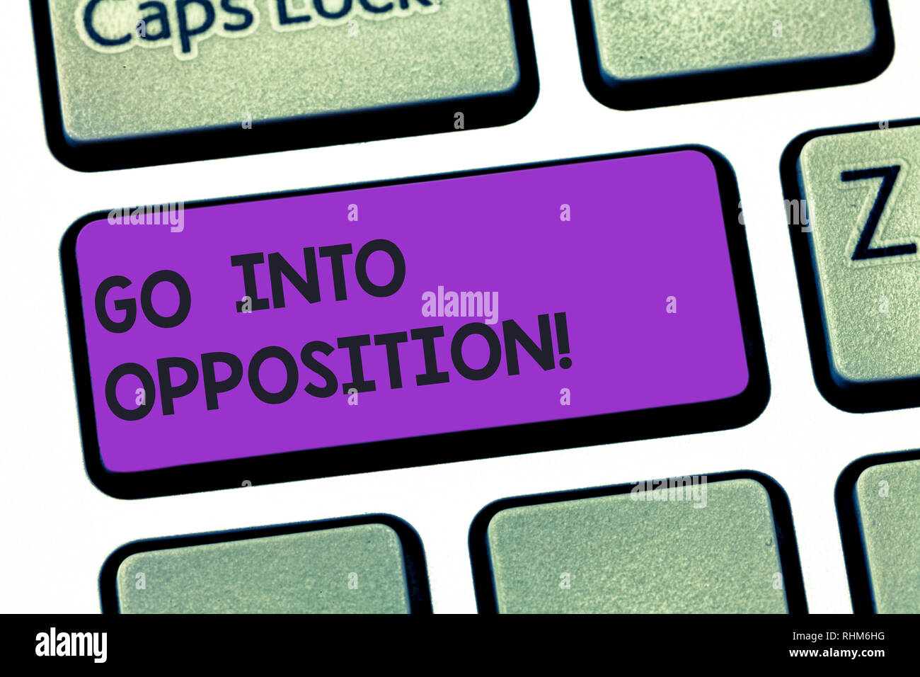 Opposite directions crowd hi-res stock photography and images - Alamy