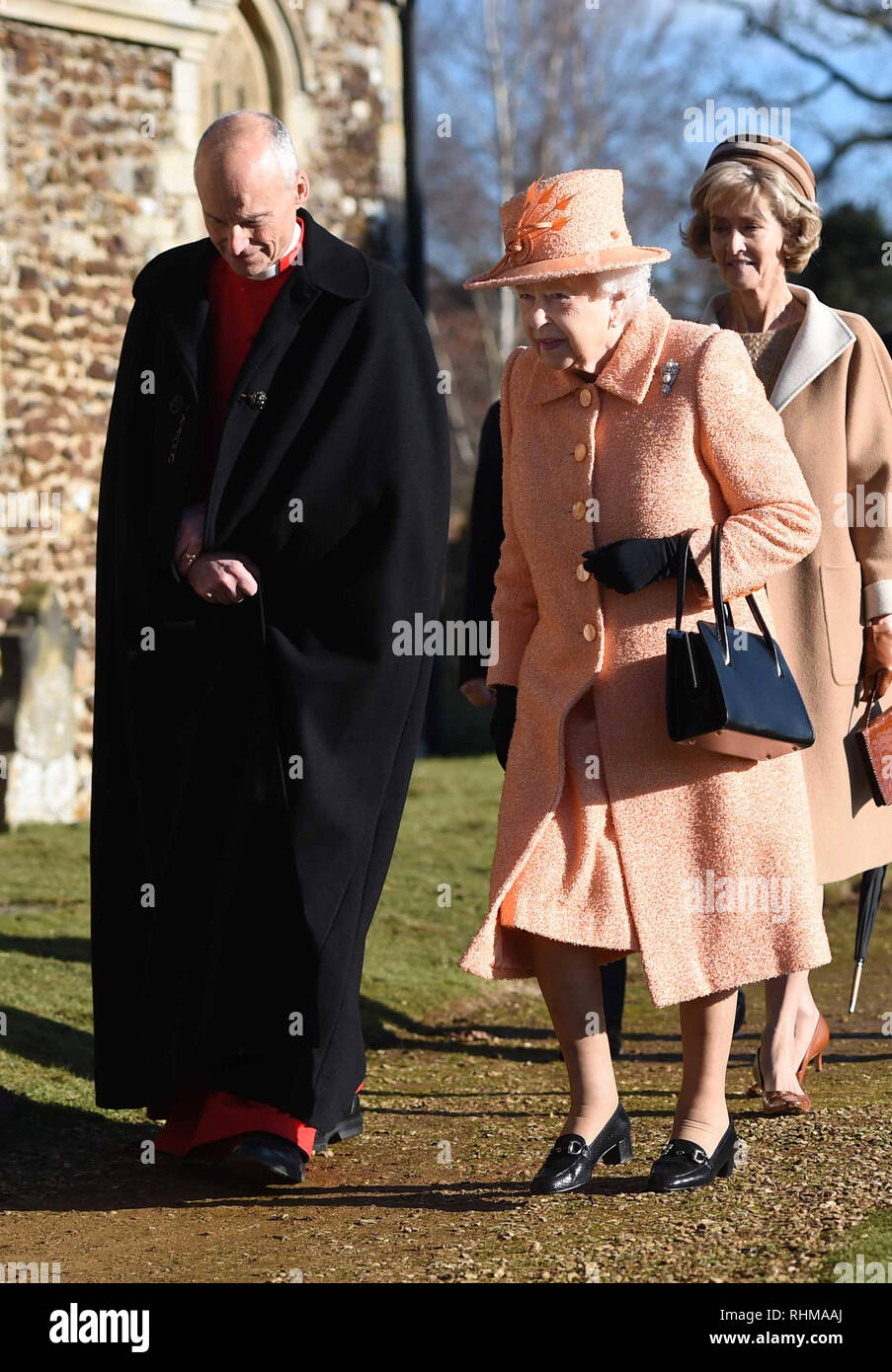 Queen elizabeth ii arrives at st peter st paul church hi-res stock ...