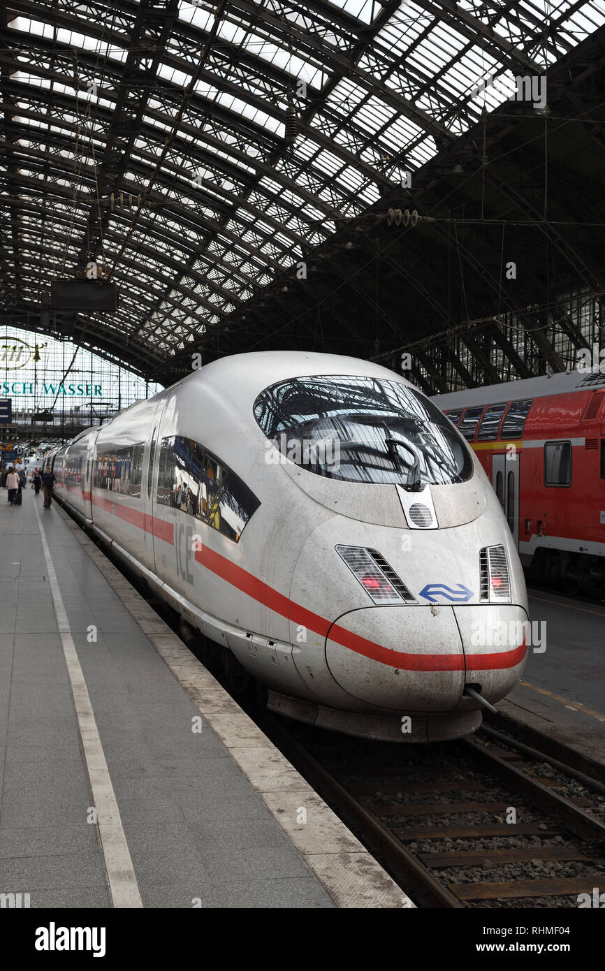 16 underfloor traction motors hi-res stock photography and images - Alamy