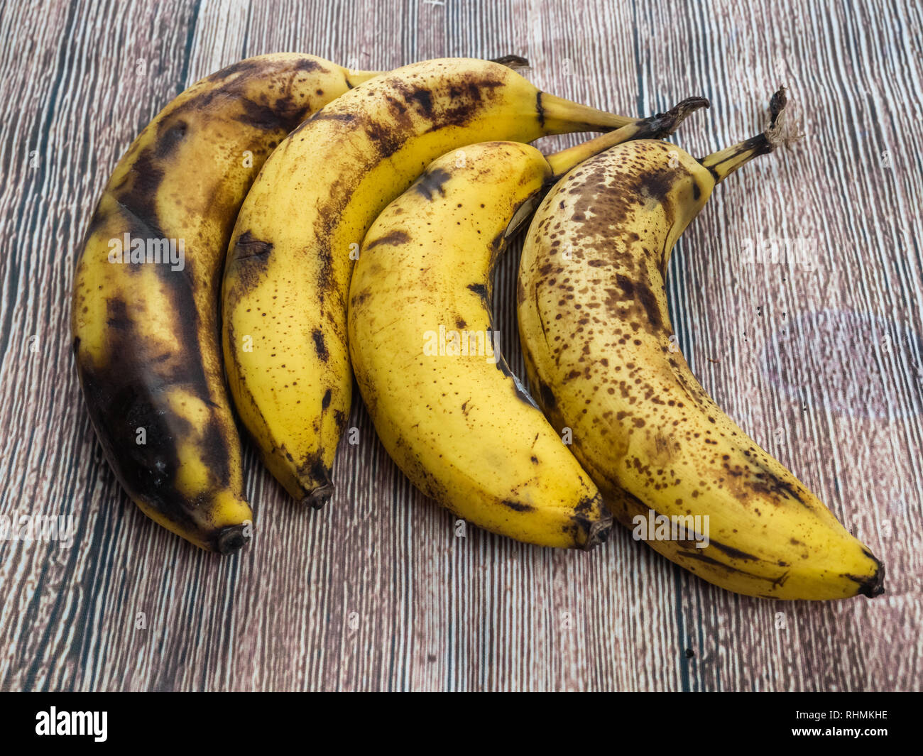 Four bananas hi-res stock photography and images - Alamy