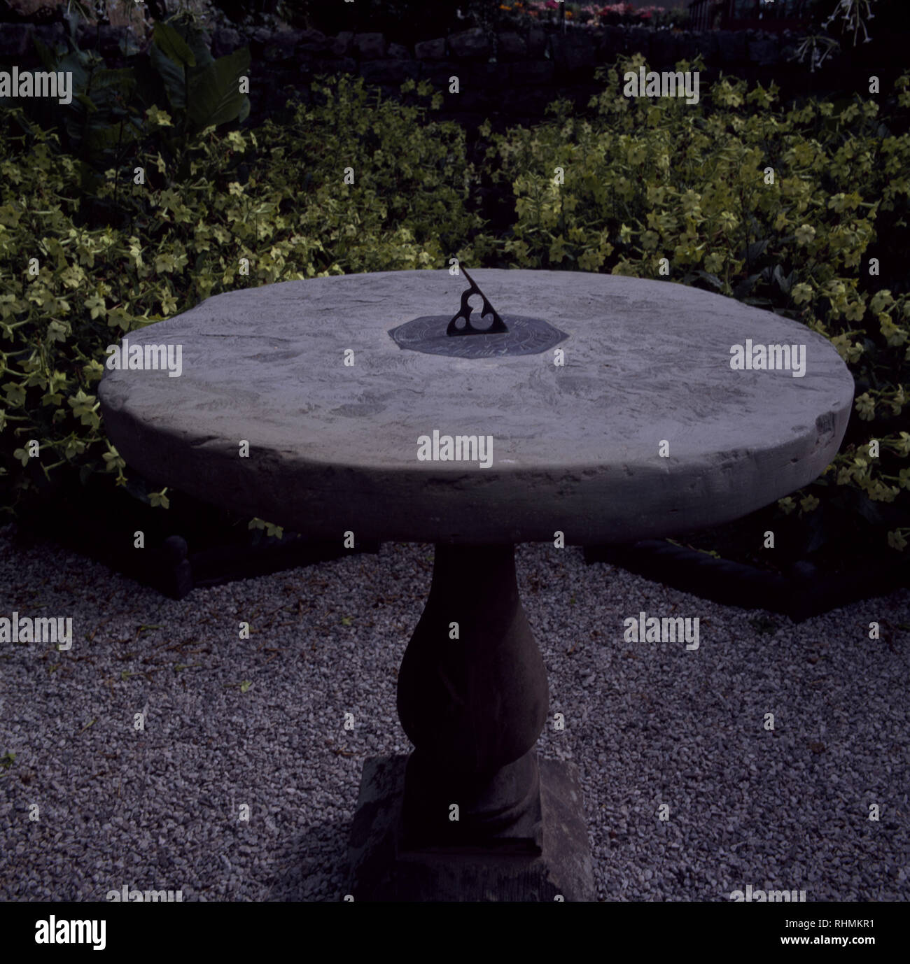 Circular sundial hi-res stock photography and images - Alamy