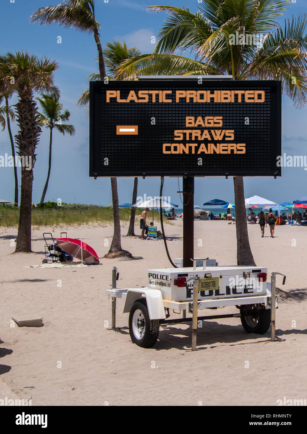 Beach warning sign pollution hi-res stock photography and images - Alamy