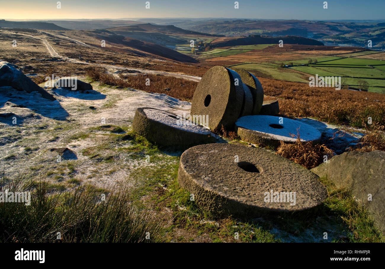 Abandoned millstones stanage edge derbyshire hi-res stock photography ...