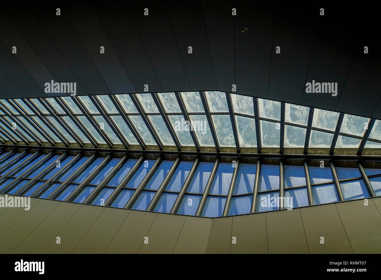 Lattice glass roof architecture hi-res stock photography and images - Alamy