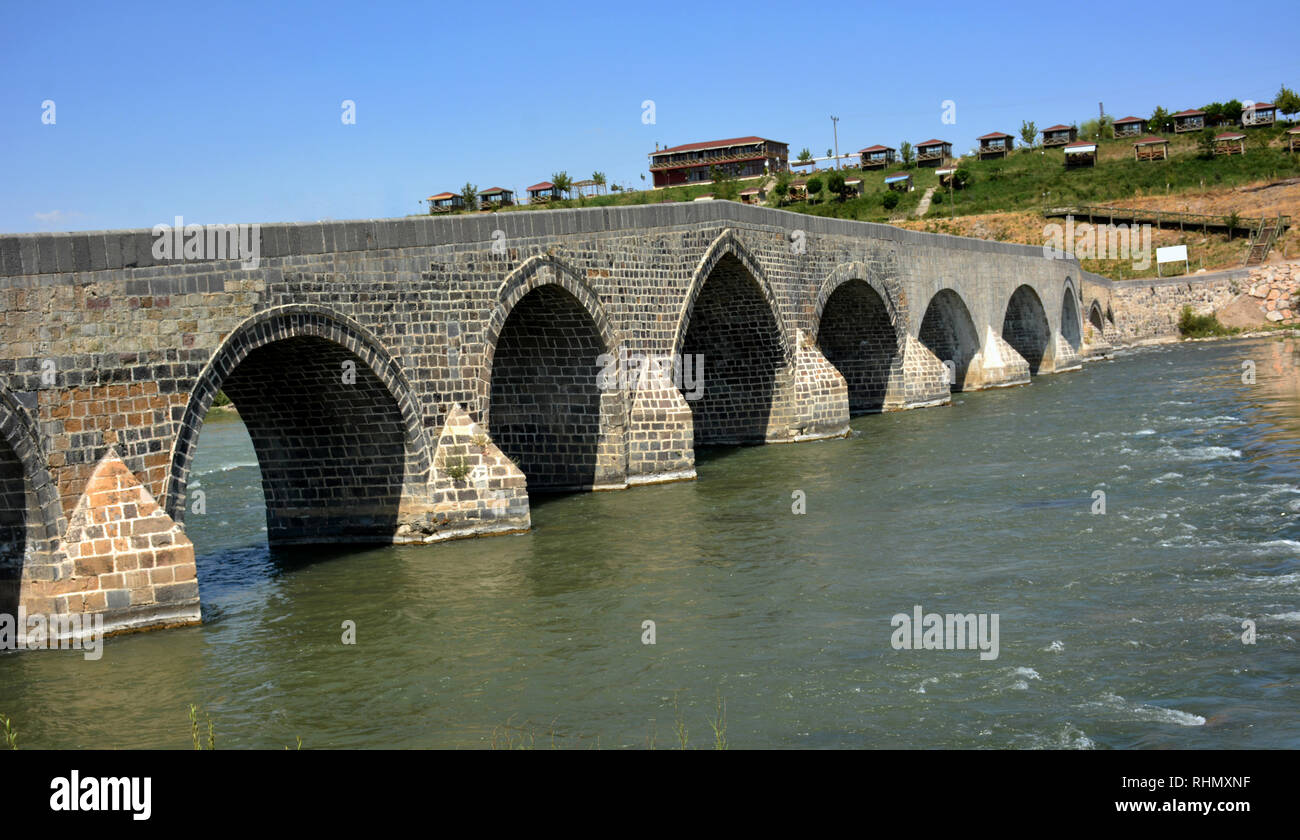Old historic bridge hi-res stock photography and images - Alamy