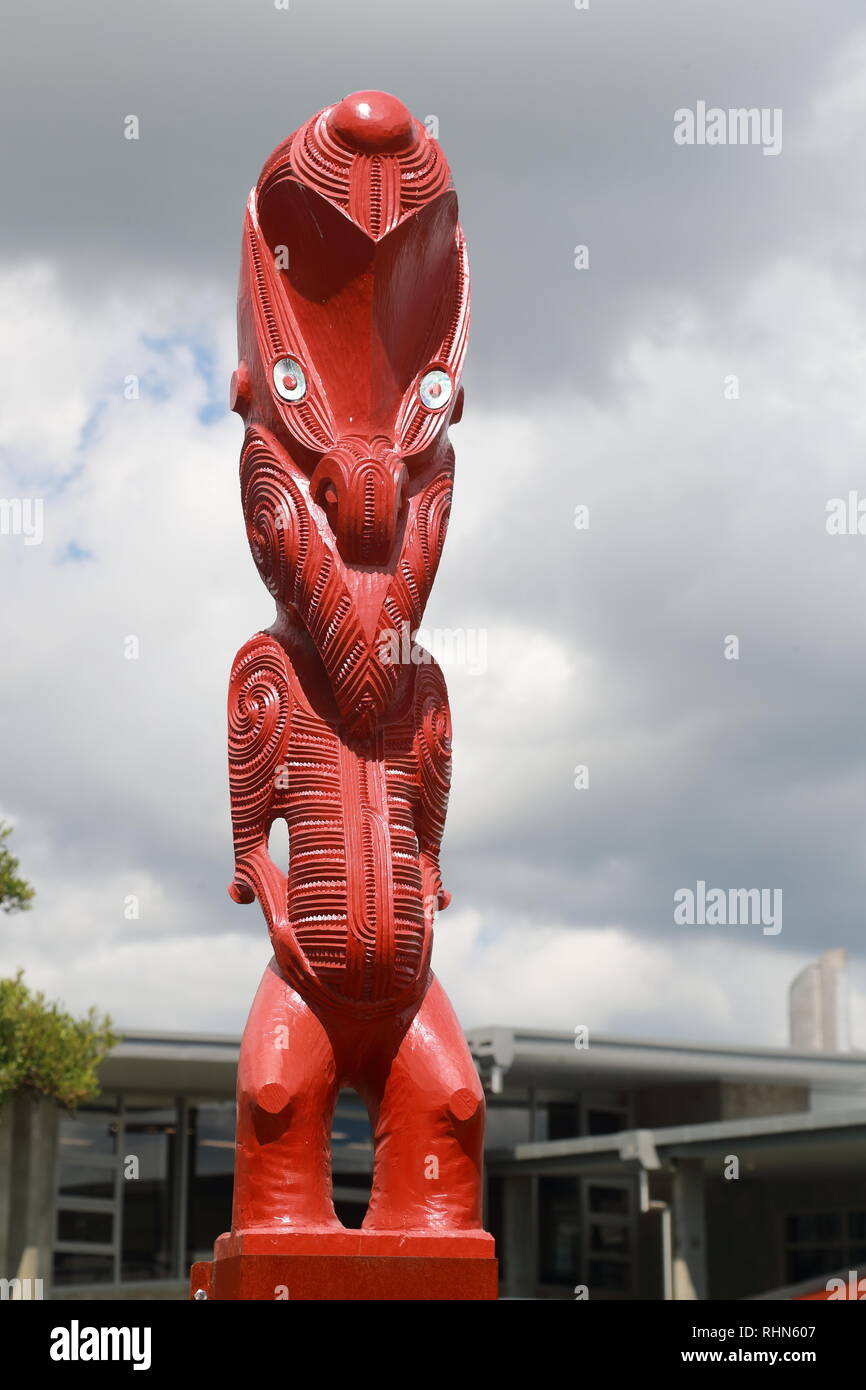 Maori sculptures hi-res stock photography and images - Alamy