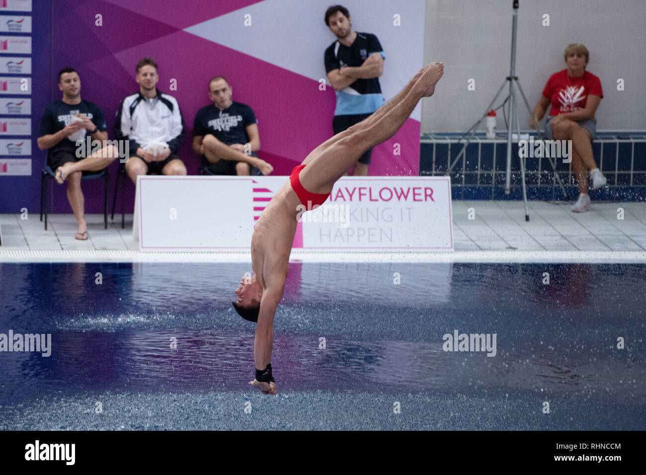 Somersaults tuck hi-res stock photography and images - Alamy