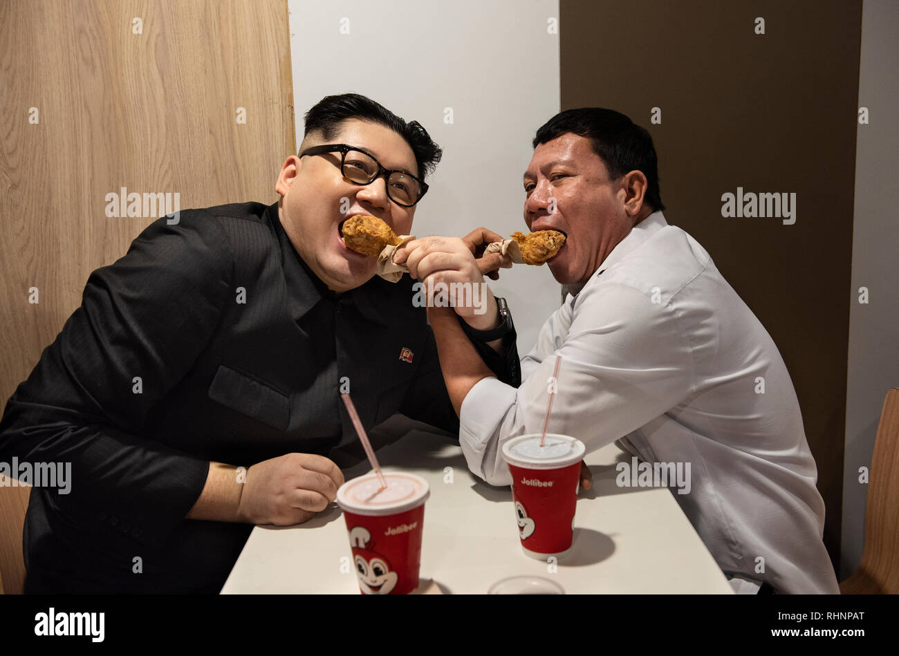 Rodrigo Duterte and Kim Jong-un impersonators seen eating lunch in a ...