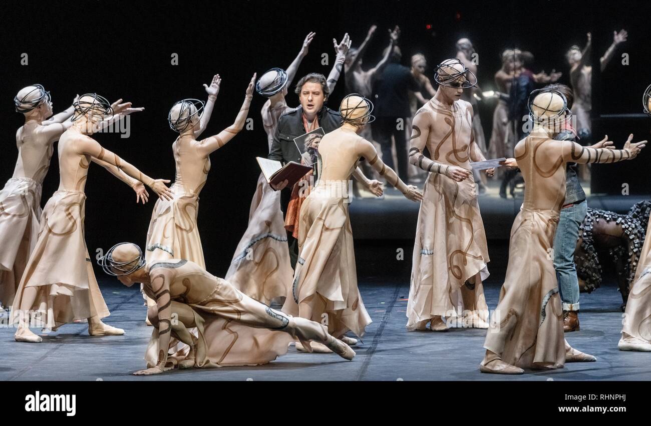 Hamburg, Germany. 30th Jan, 2019. The singer Dmitry Korchak (M) as ...