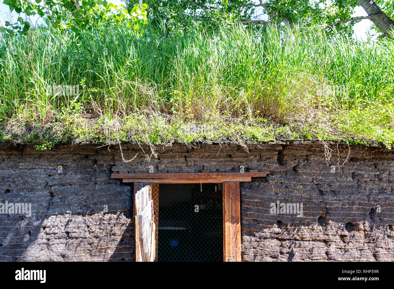 Sod hut hi-res stock photography and images - Alamy
