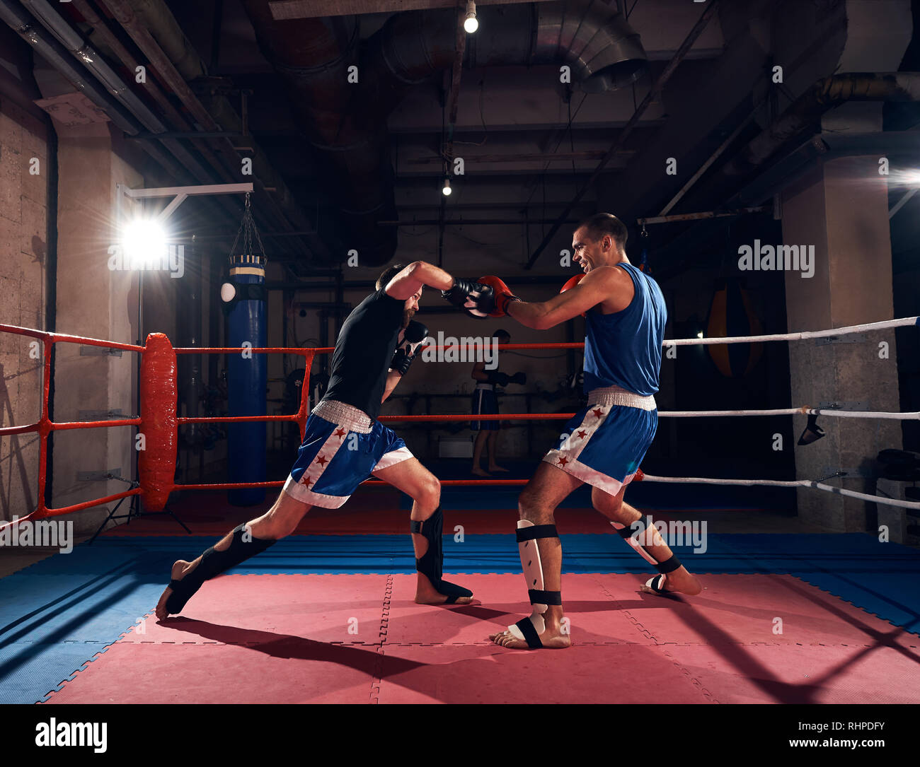 Kickboxing hi-res stock photography and images - Alamy