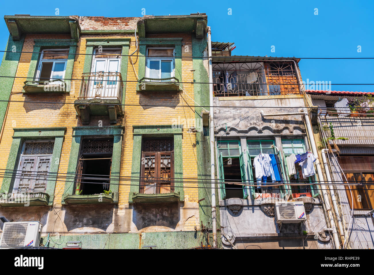 Chinese apartment buildings hi-res stock photography and images - Alamy