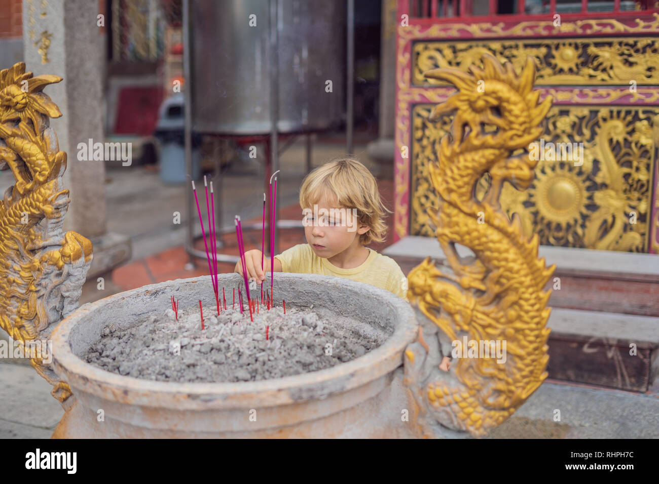 Altar boy incense pot hi-res stock photography and images - Alamy
