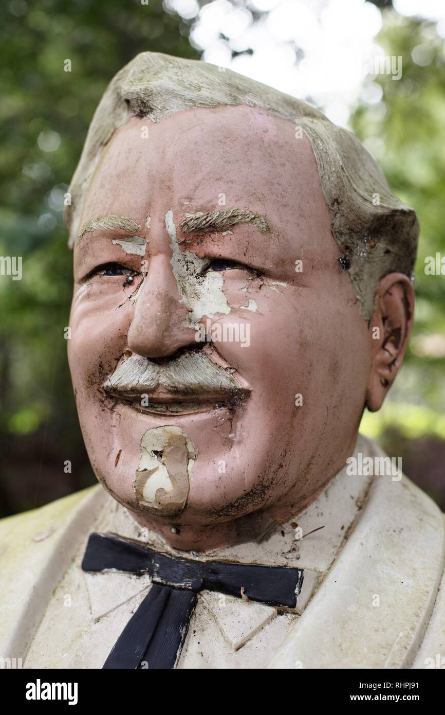 Colonel sanders hi-res stock photography and images - Alamy