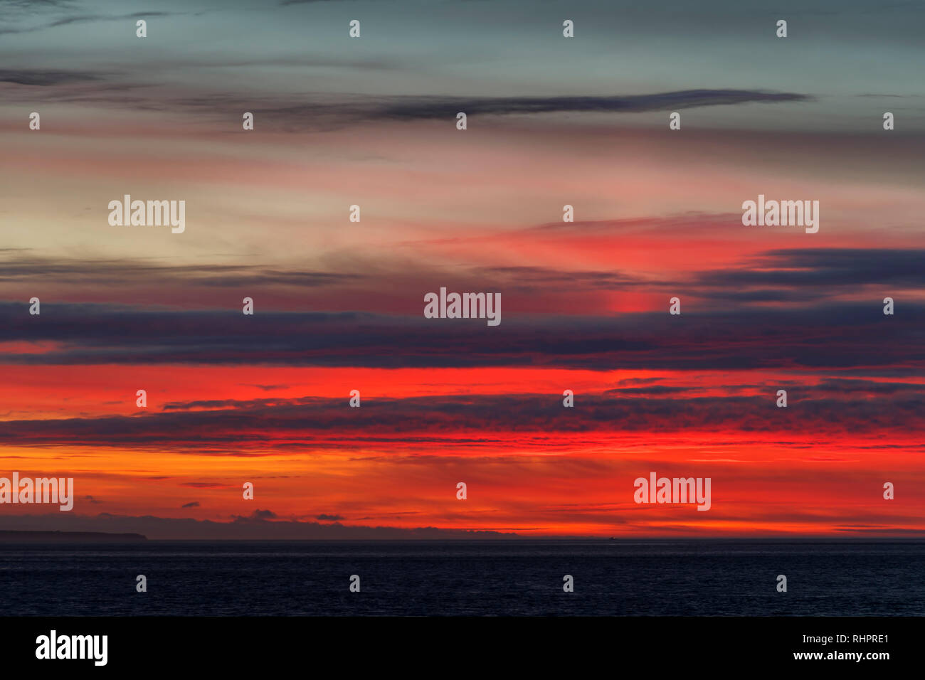 Sunset over the Bristol channel Stock Photo - Alamy