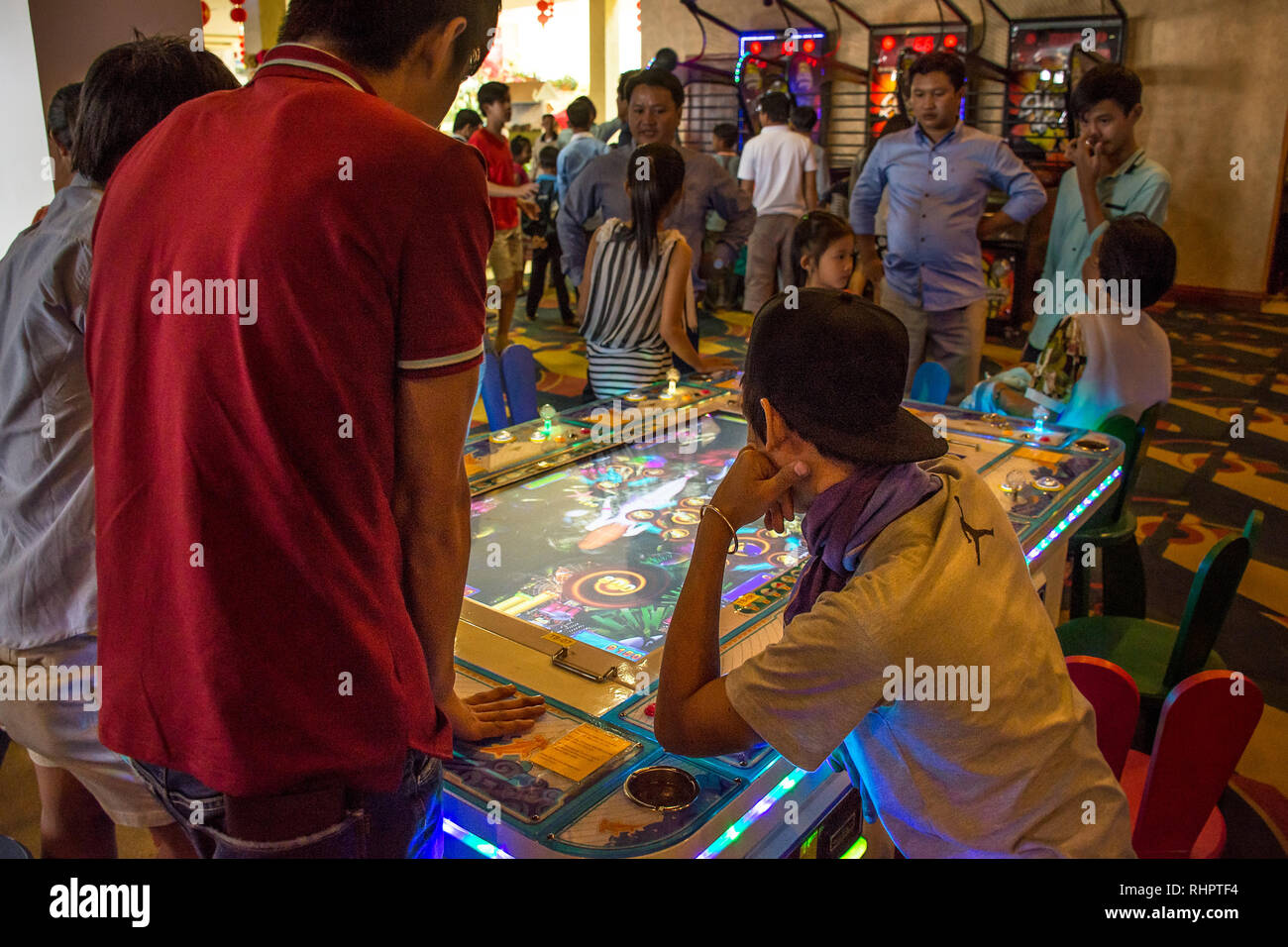 Children gather around hi-res stock photography and images - Alamy